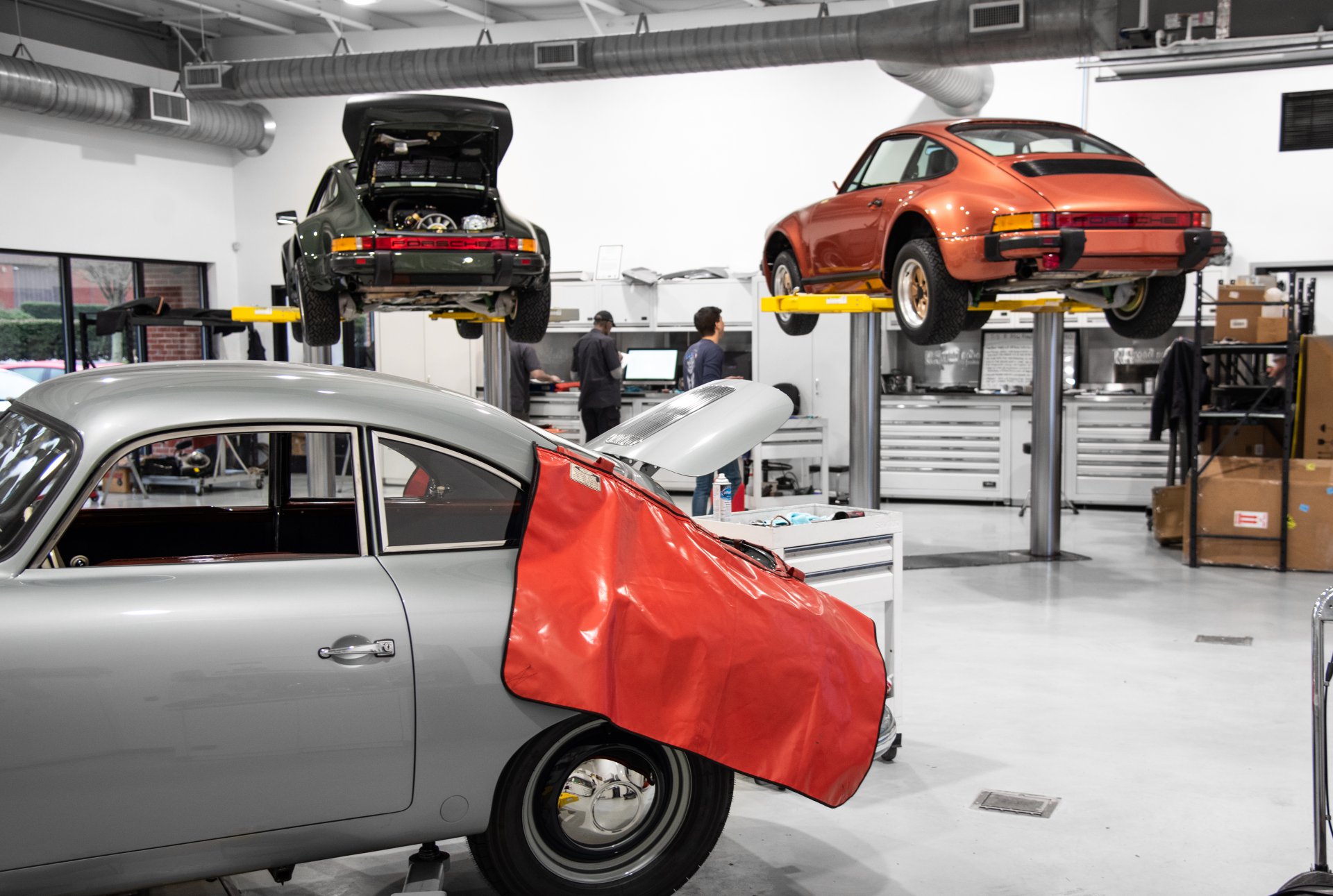 How to decide where to take your car for restoration