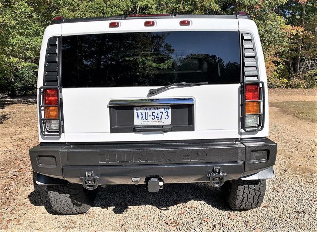 Pick of the Day: 2003 Hummer H2, a massively boxy SUV ready to rumble