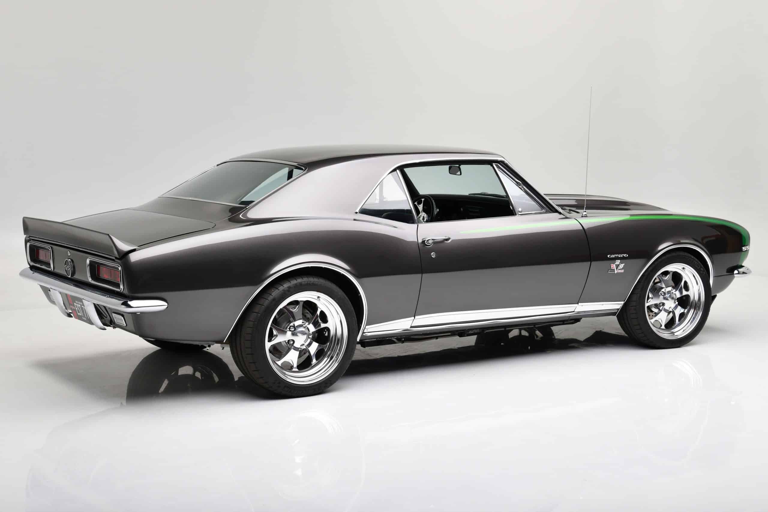 UFC champ to auction Camaro at Barrett-Jackson Palm Beach