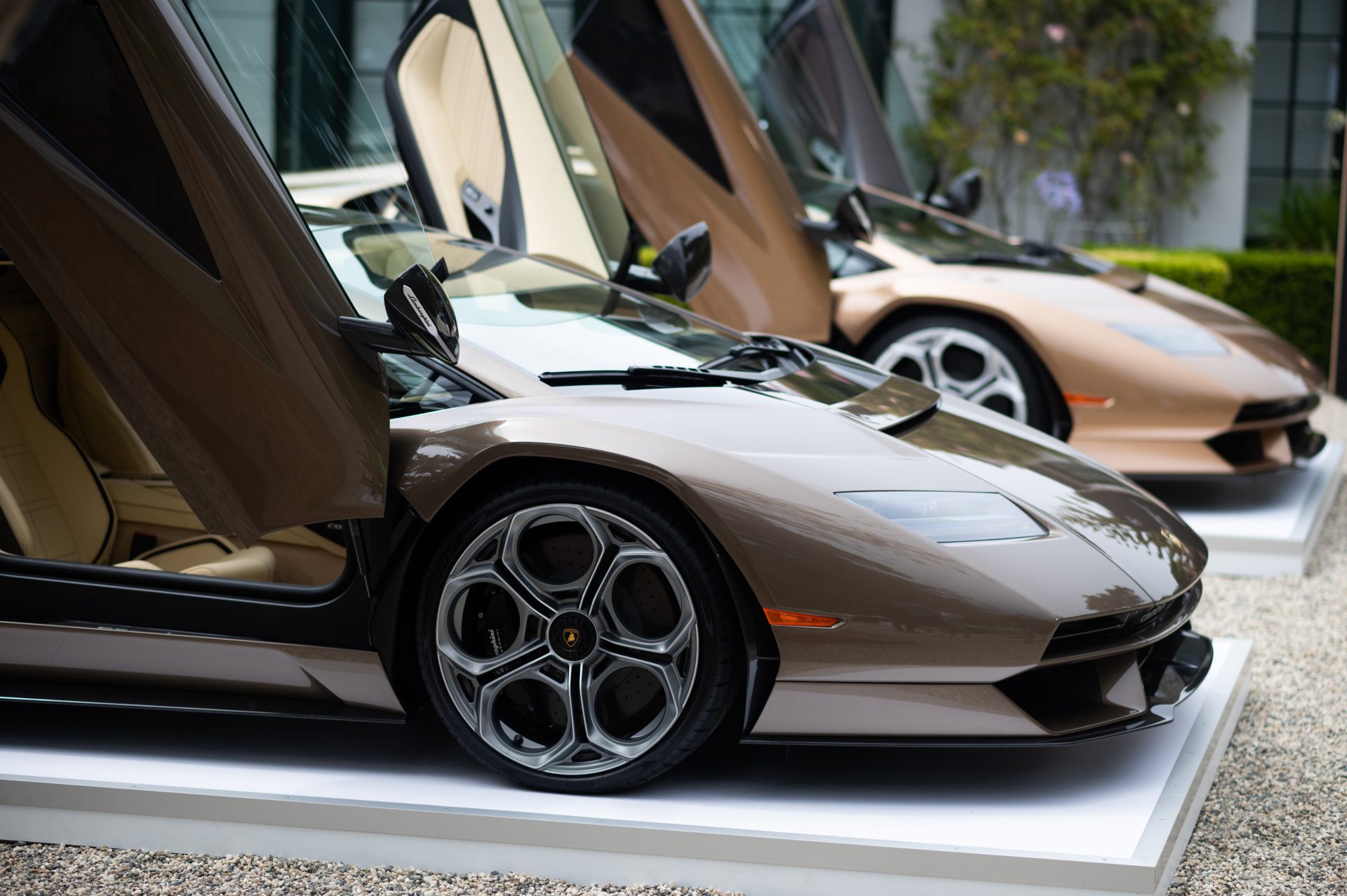 Lamborghini Countach LPI 800-4 Touches Down in America