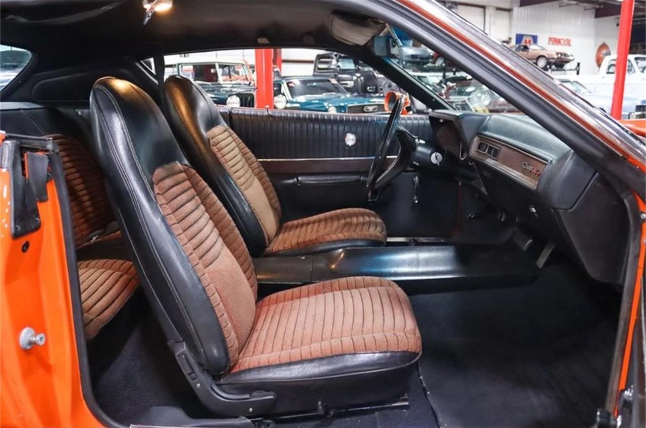 Intérieur De La Dodge Charger 1971 Local Teen Relishes Rare Dodge