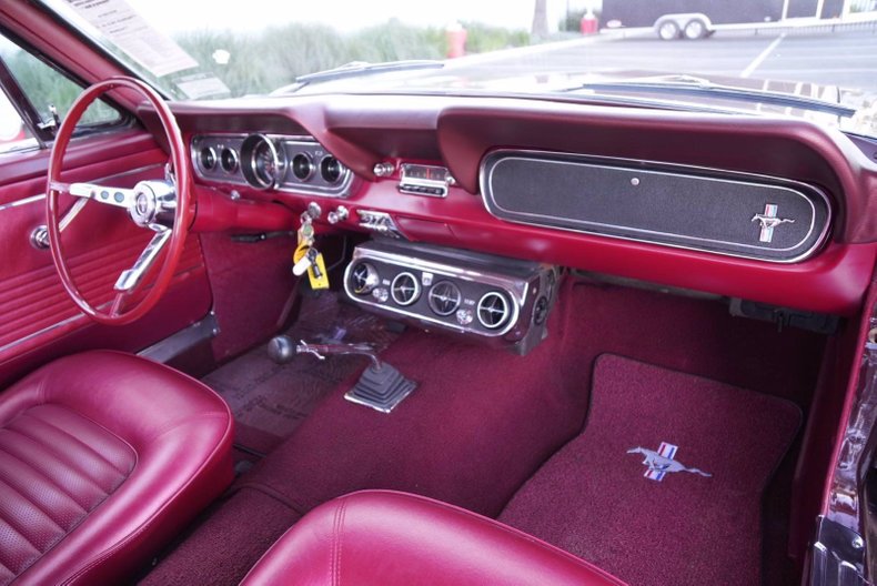 Mustang 66 interior store