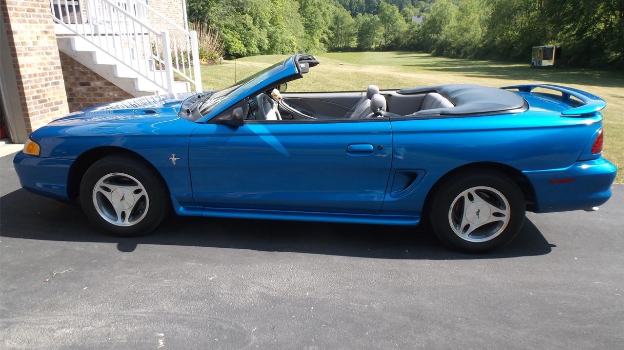 Pick of the Day: 6k-Mile 1998 Ford Mustang Convertible | ClassicCars ...