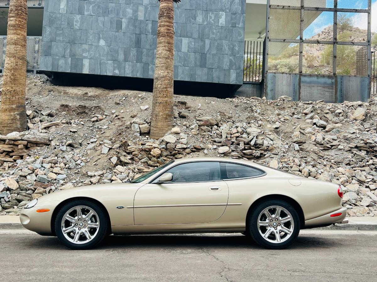 Jaguar Xk8 Coupe Side